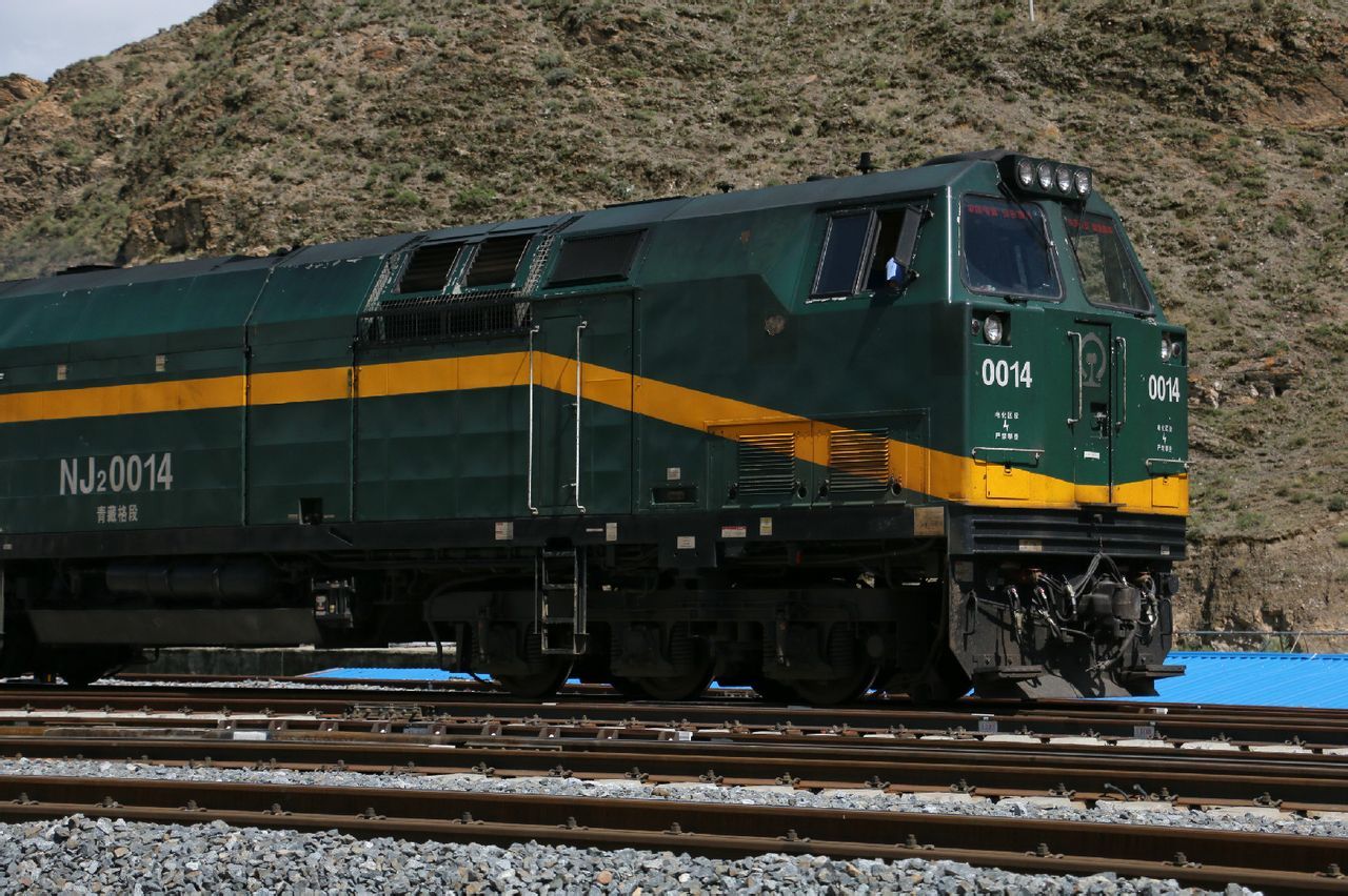 NJ2型柴油机车_360百科